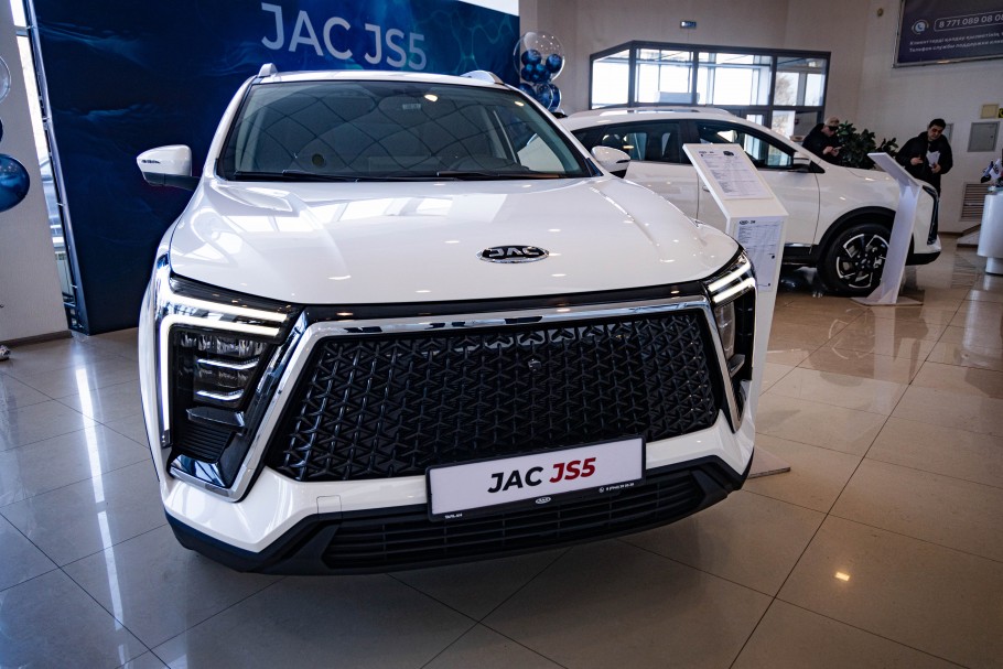 Не боится жары и мороза: кроссовер JAC JS5 представили костанайцам в ...